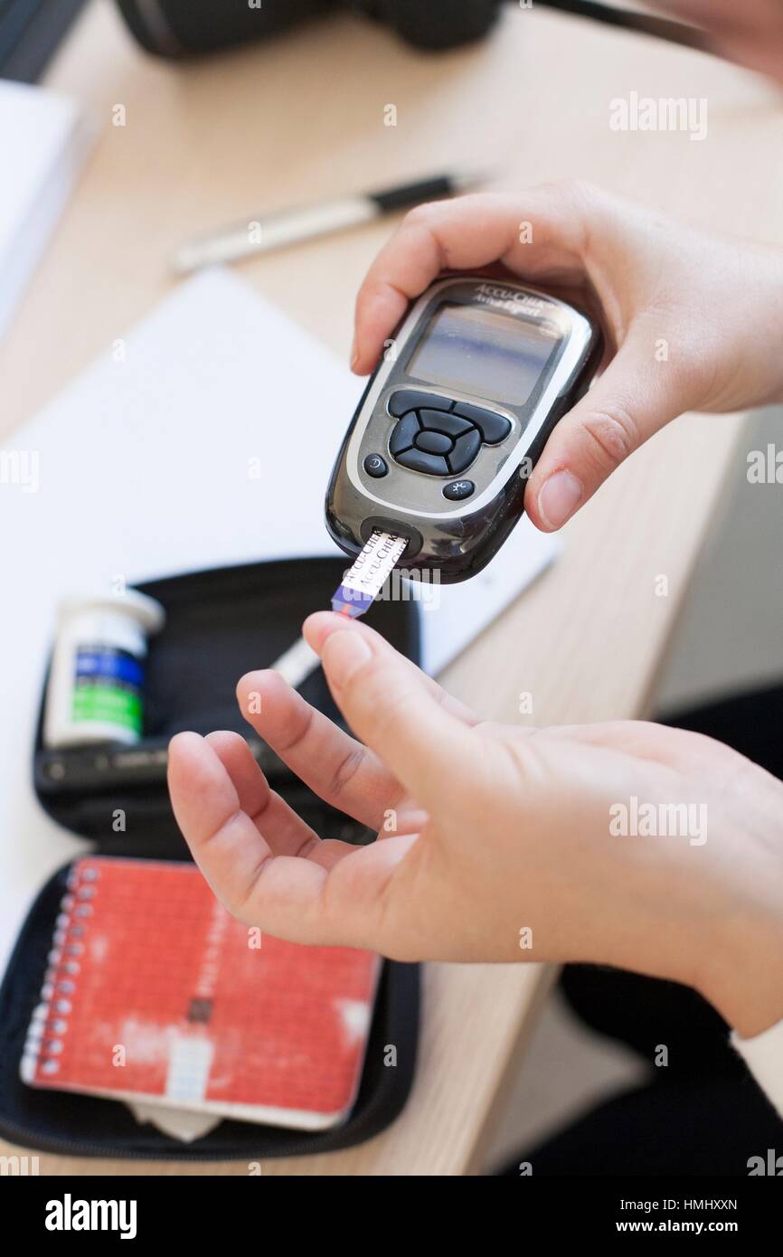 Measuring blood sugar hi-res stock photography and images - Alamy