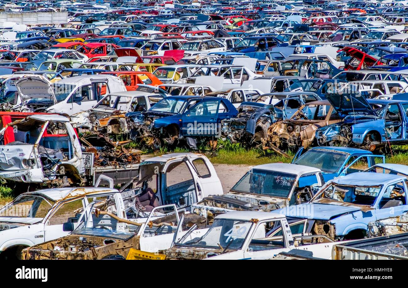 Finished cars hi-res stock photography and images - Alamy