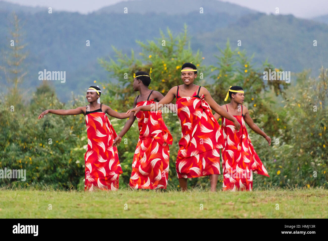 Traditional tribal dance, Rwanda Stock Photo - Alamy