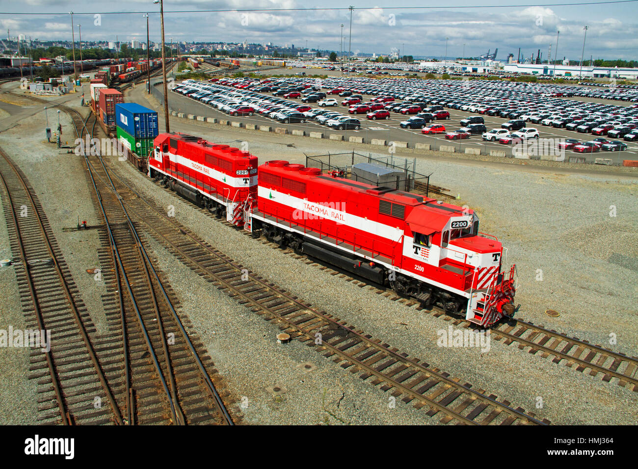 Train pulling containers hi-res stock photography and images - Alamy