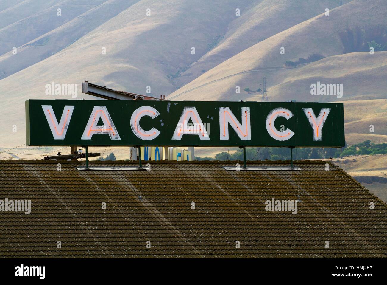 An old vacancy sign at a motel in Oregon, USA Stock Photo - Alamy