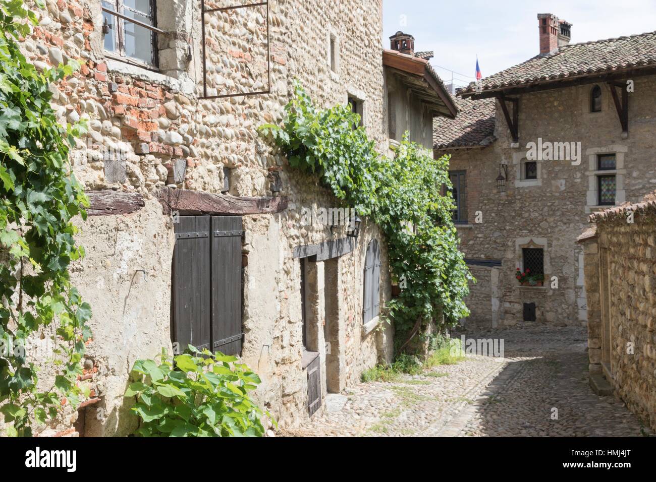 Entrance to perouges hi-res stock photography and images - Alamy