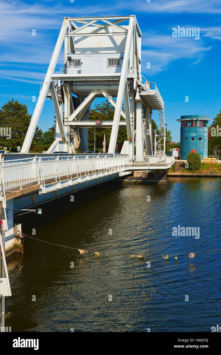 Pegasus Bridge, Second World War, Caen Canal, Bénouville, D-DAY Landing ...