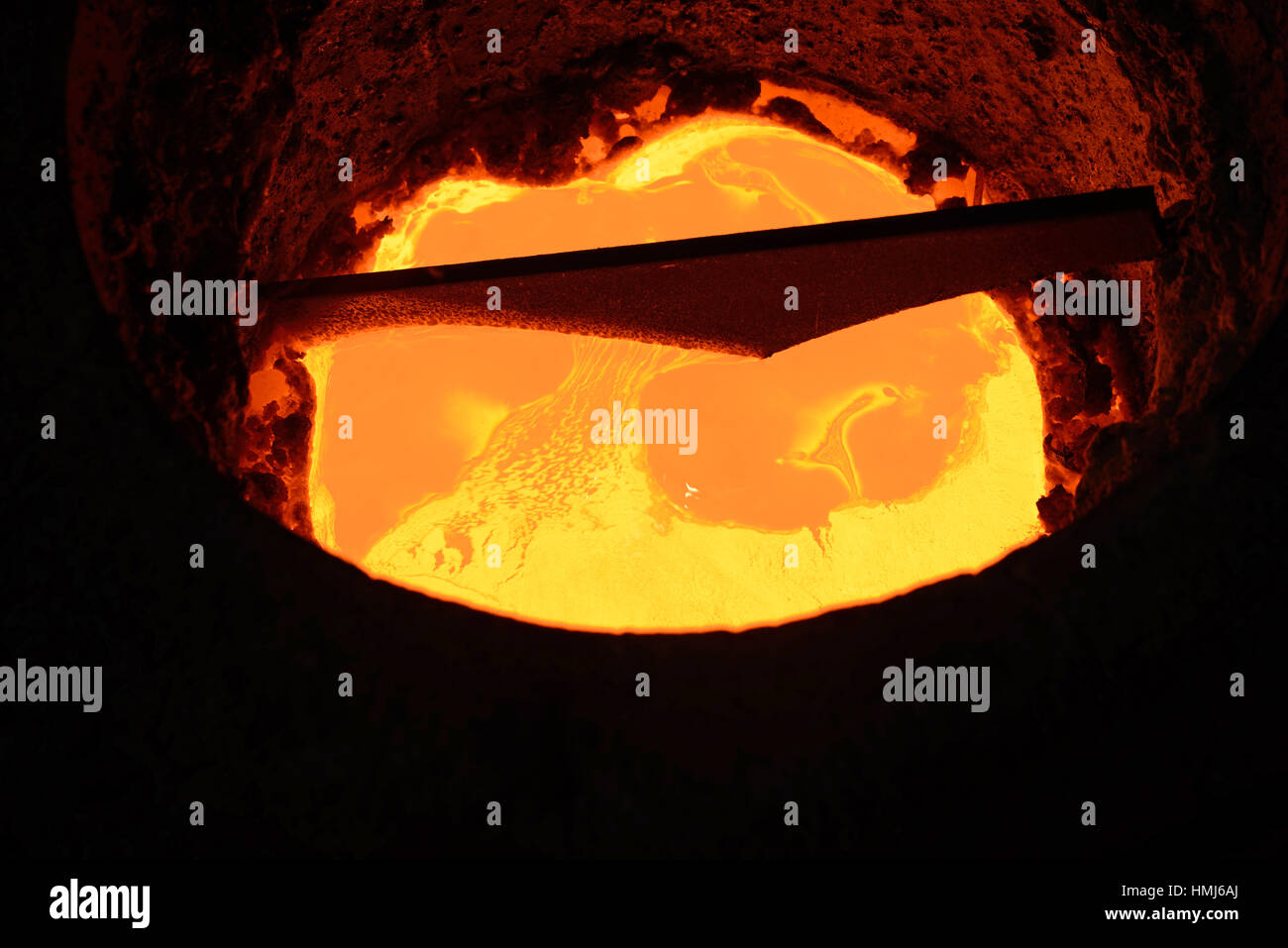 Molten metal hi-res stock photography and images - Alamy