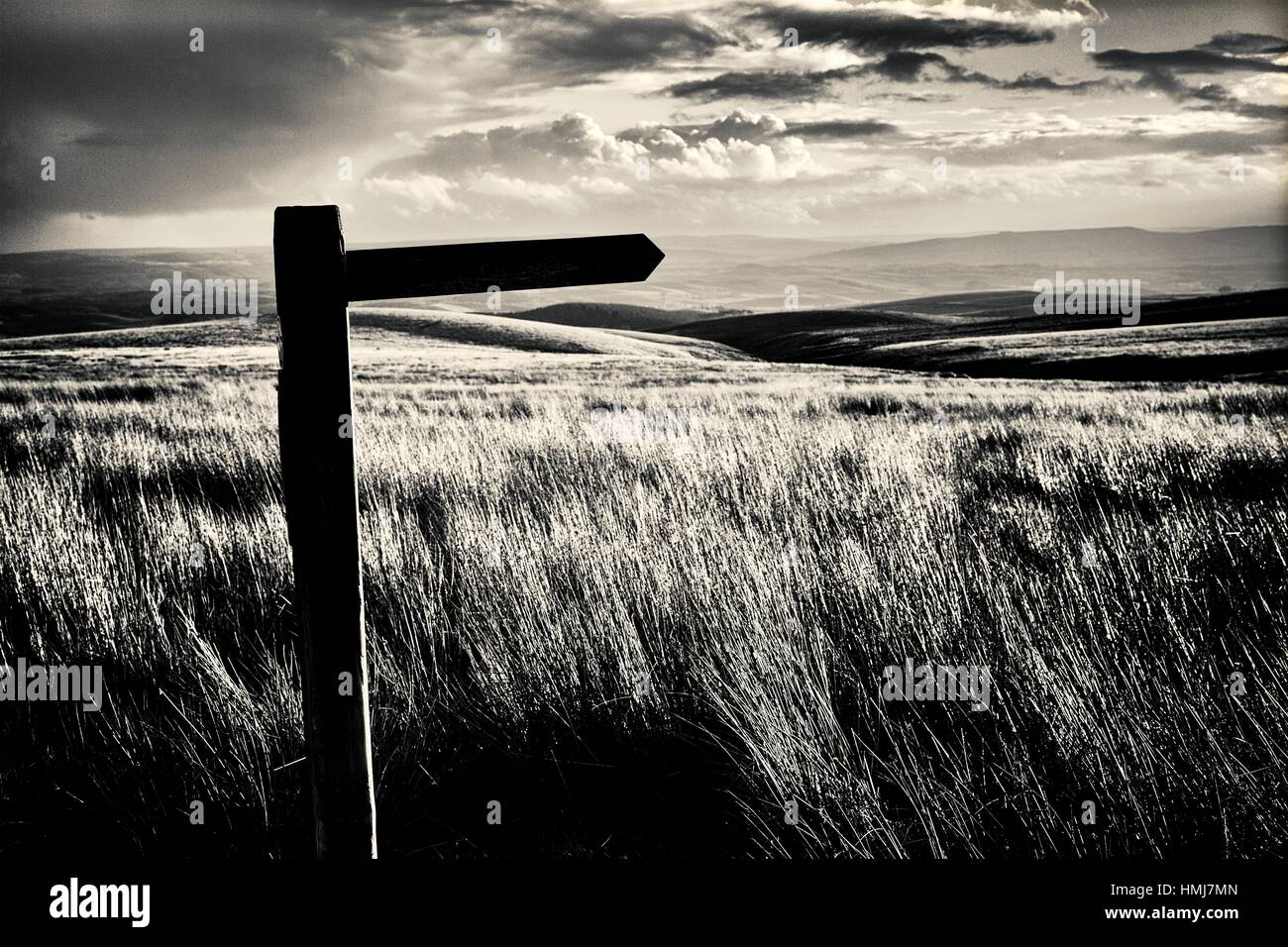 Rural landscape footpath sign settle hi-res stock photography and ...