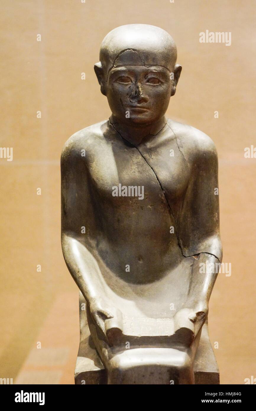 Egyptian Scribe Statue Stock Photos & Egyptian Scribe Statue Stock ...