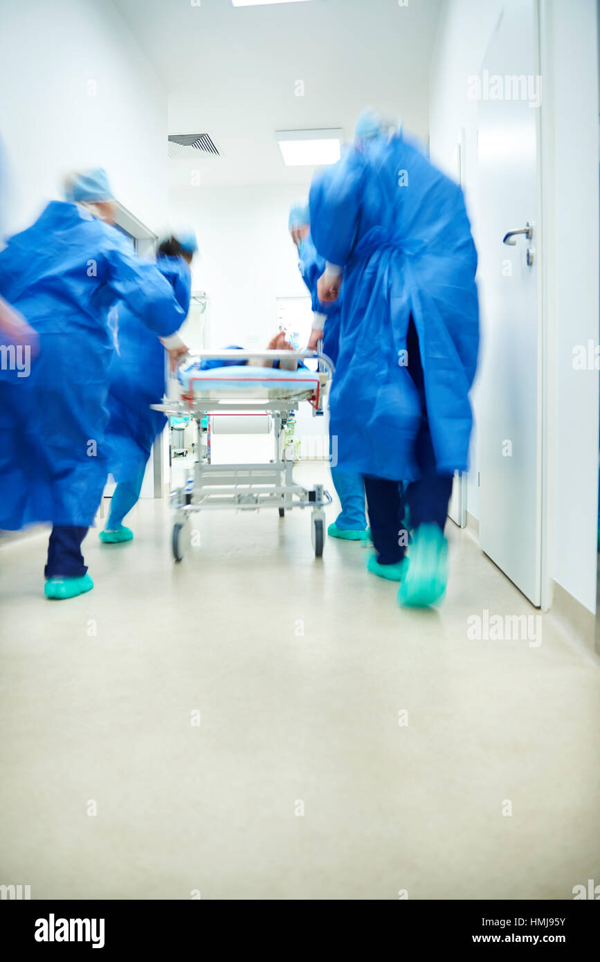 Emergency doctor running hi-res stock photography and images - Alamy