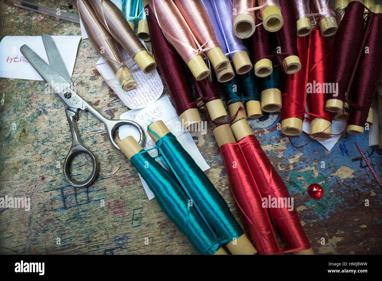 Different colores hi-res stock photography and images - Alamy