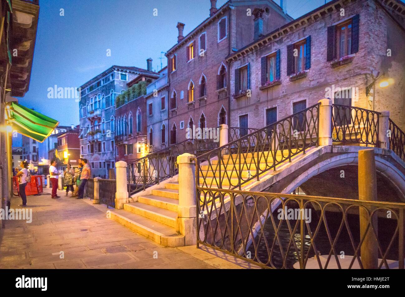 Red and yellow bridge hi-res stock photography and images - Alamy