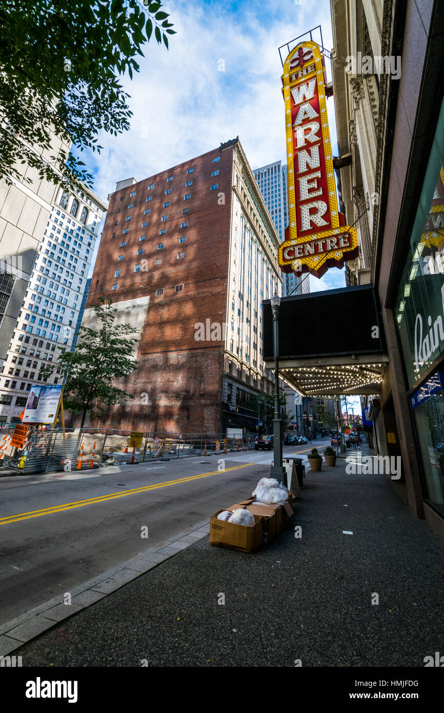 Warm Cloudy day in Downtown Pittsburgh, Pennsylvania Stock Photo - Alamy