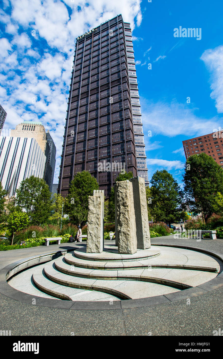 Warm Cloudy day in Downtown Pittsburgh, Pennsylvania Stock Photo - Alamy