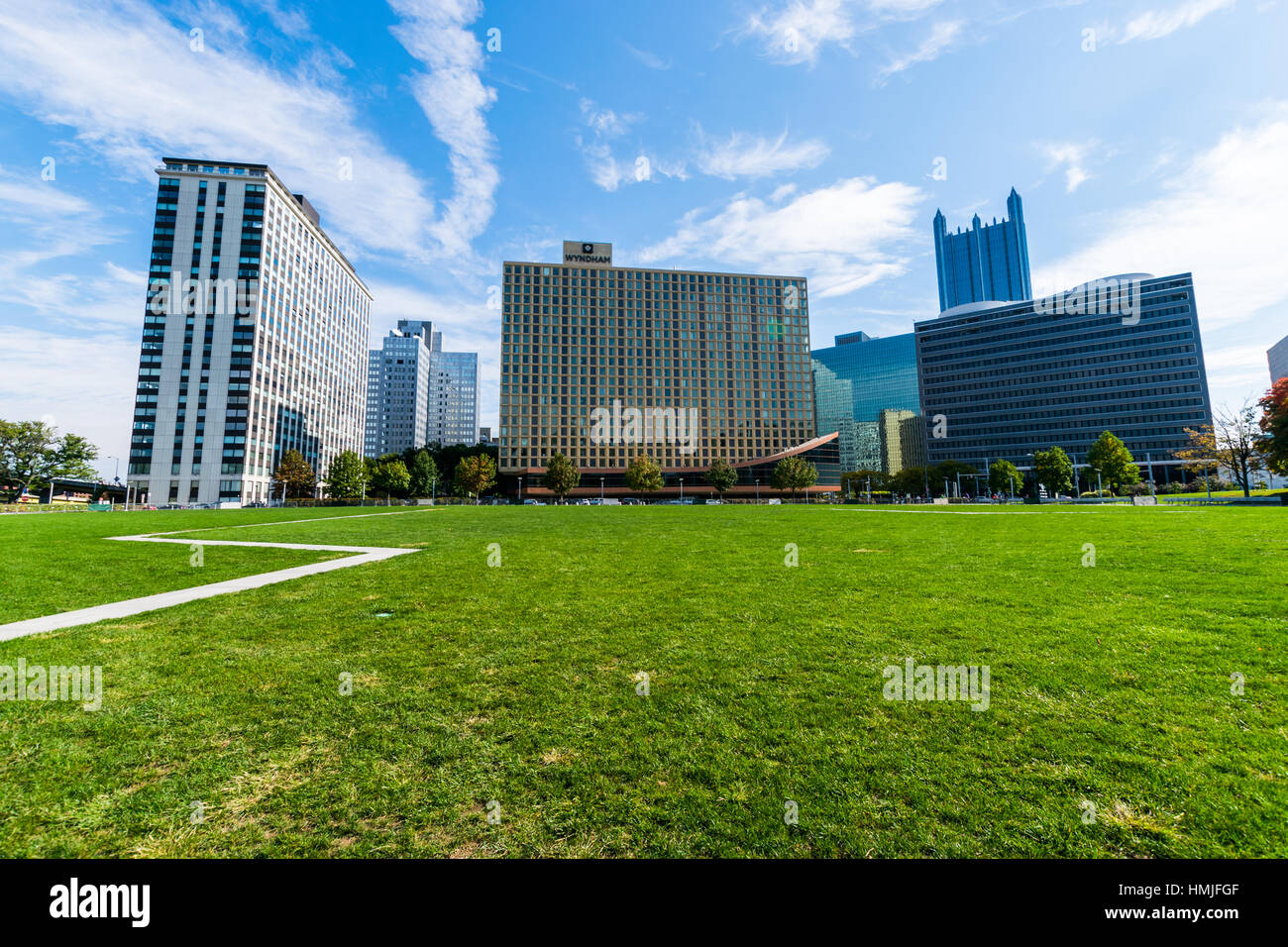 Warm Cloudy day in Downtown Pittsburgh, Pennsylvania Stock Photo - Alamy