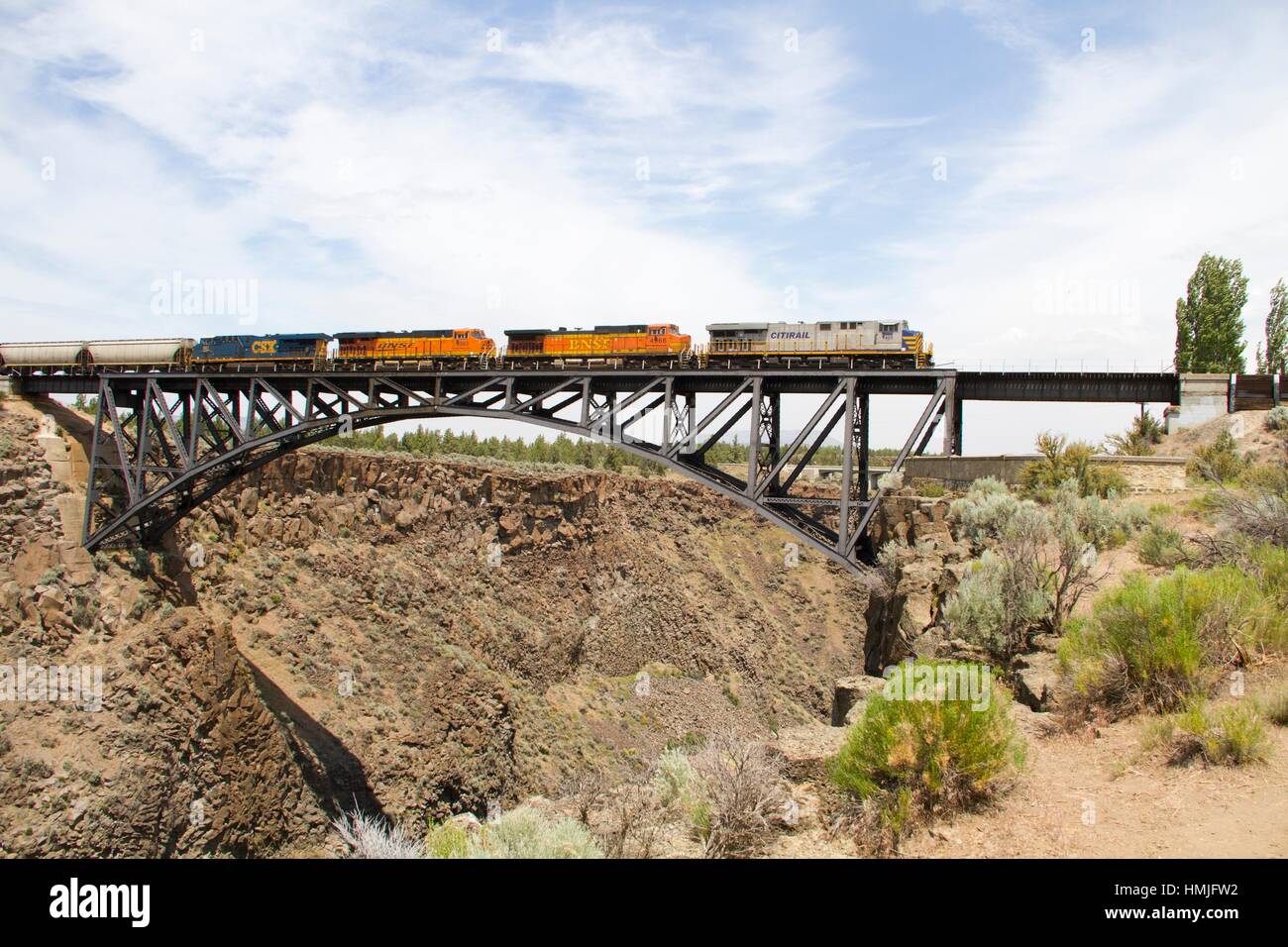 Bend oregon bridge hi-res stock photography and images - Alamy