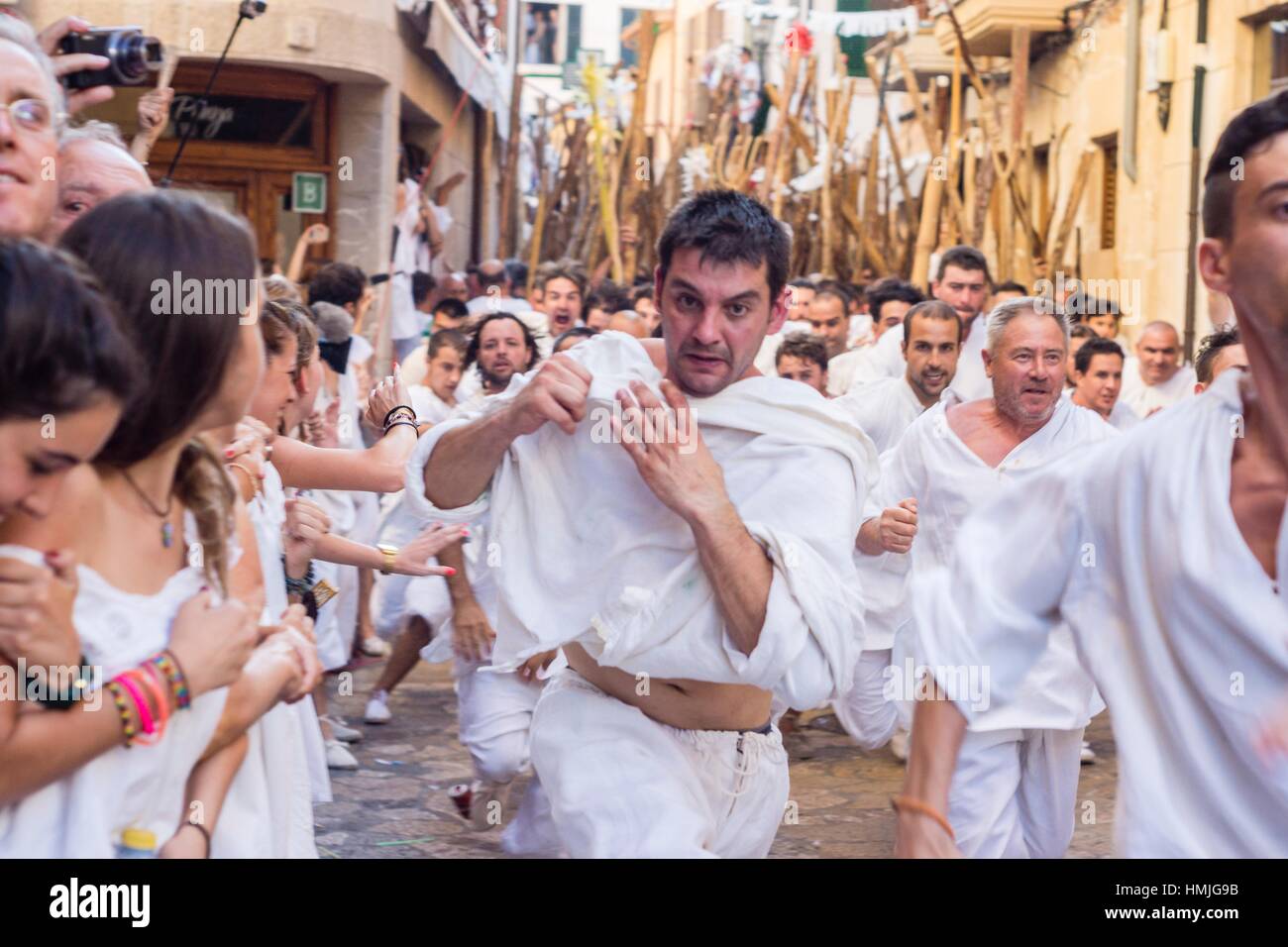 Christians charging, Moros y Cristianos (battles between Moors and ...