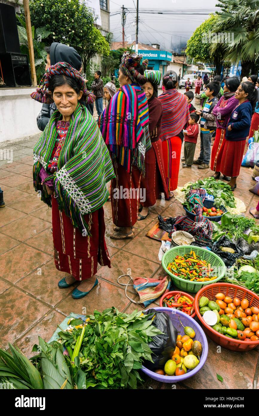 Vestidos tradicionales ixiles hi-res stock photography and images - Alamy