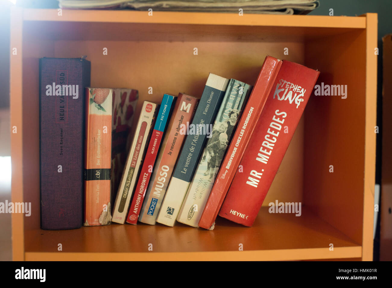 books on shelf Stock Photo - Alamy