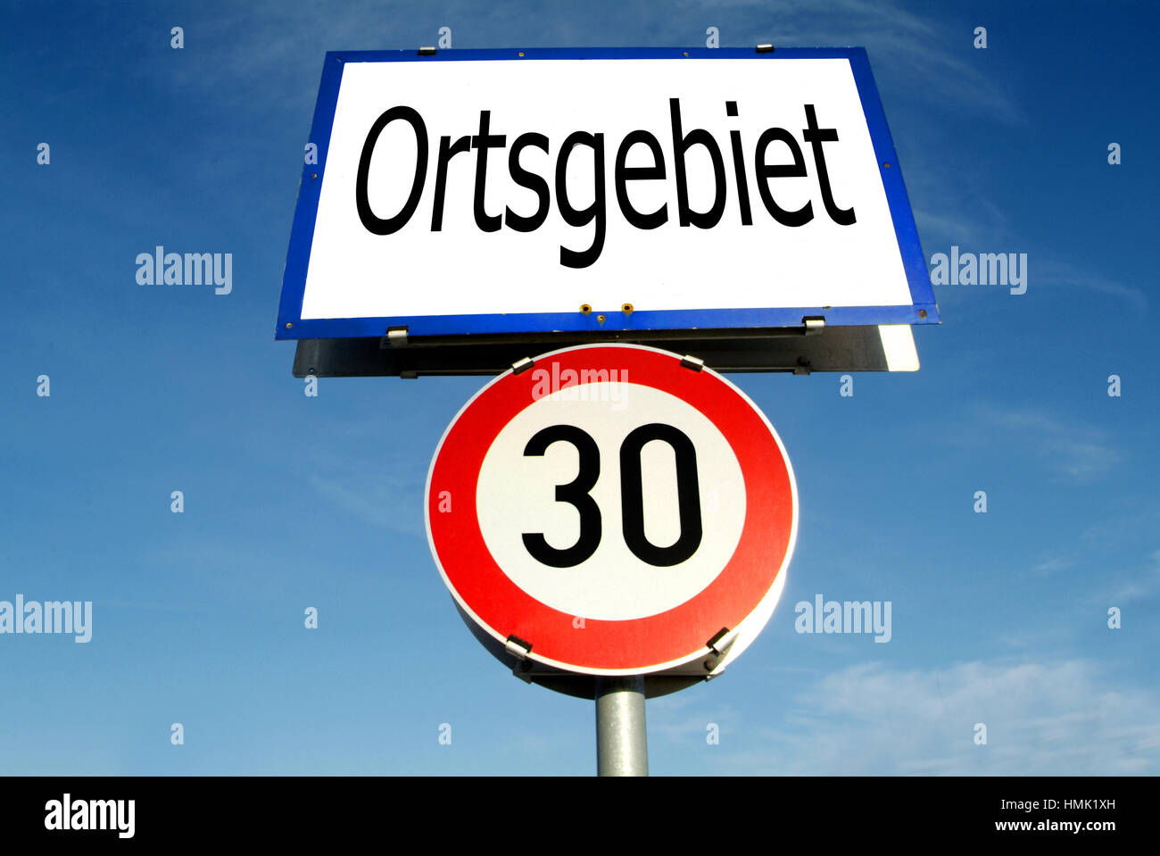 30km speed sign hi-res stock photography and images - Alamy