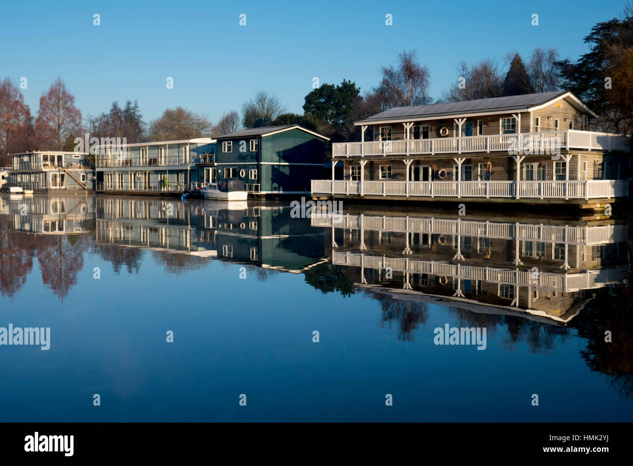 House boat river Thames Stock Photo - Alamy