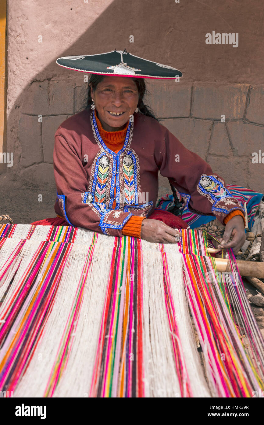 Native loom hi-res stock photography and images - Alamy