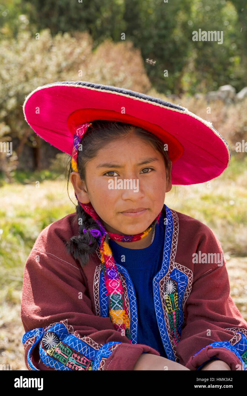 Peru native girl hi-res stock photography and images - Alamy
