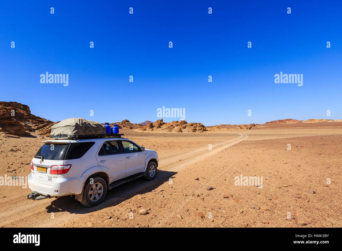 Desert vehicle hi-res stock photography and images - Alamy