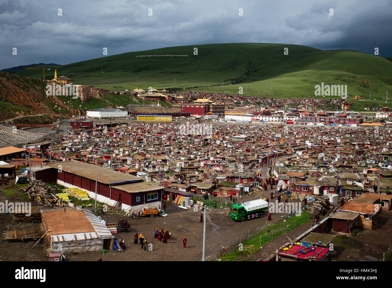 Yarchen Gar monastery and nunnery (亚青寺) in Sichuan, China. This ...