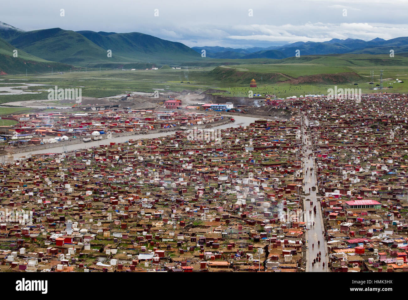 Yarchen Gar monastery and nunnery (亚青寺) in Sichuan, China. This ...