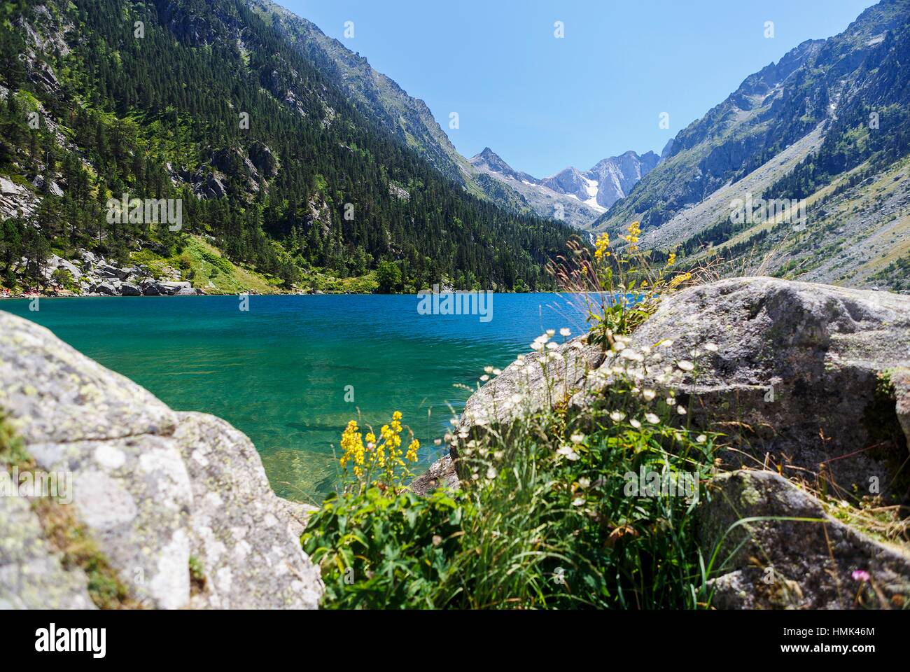 Pyrenees france lake mountain gaube hi-res stock photography and images ...