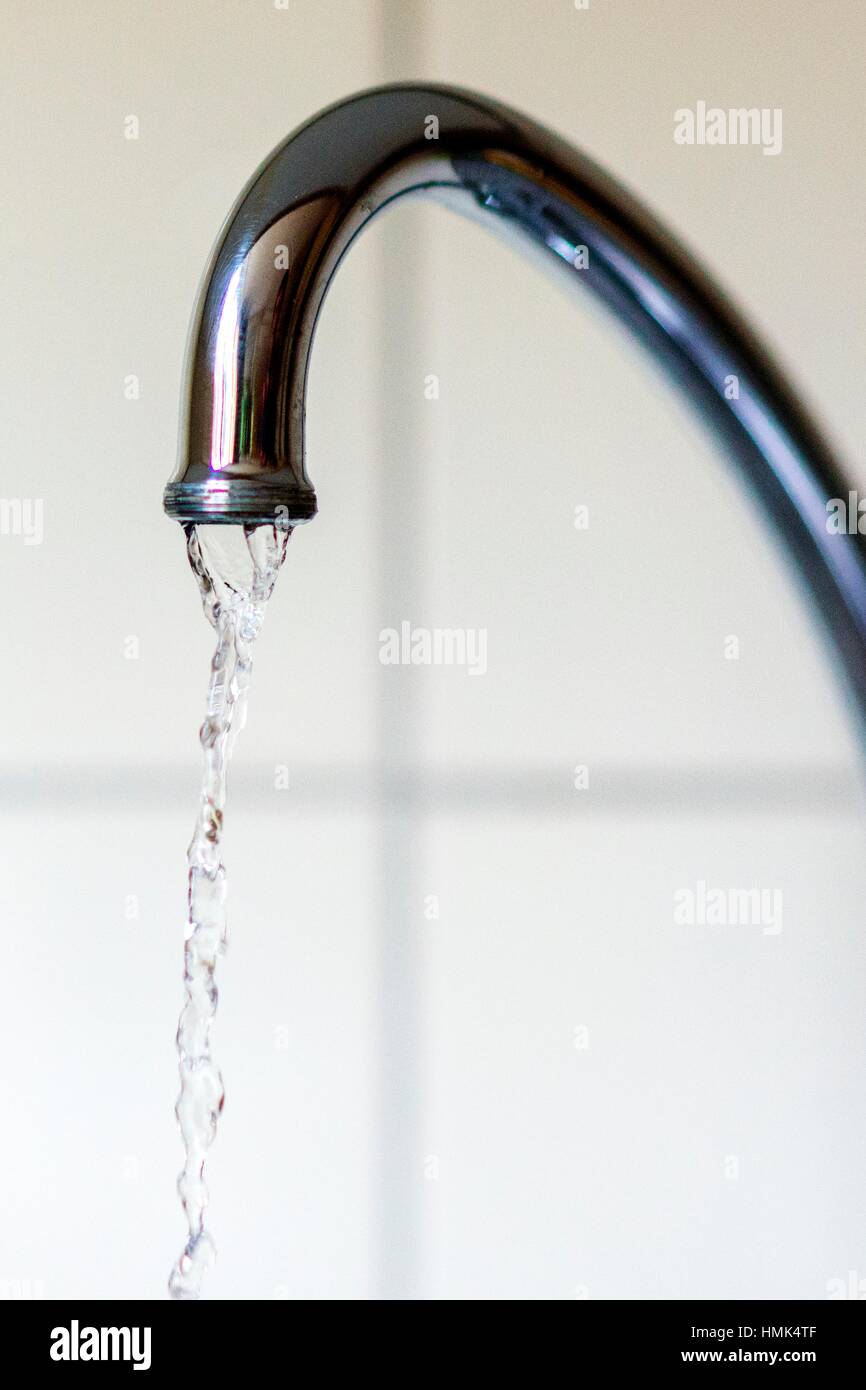 Tapwater clean hi-res stock photography and images - Alamy