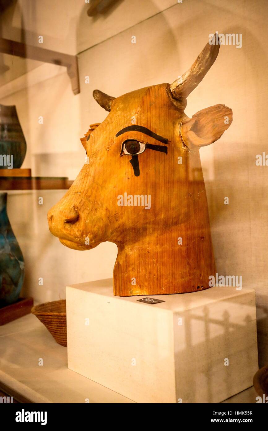 Egyptian bed museum hi-res stock photography and images - Alamy