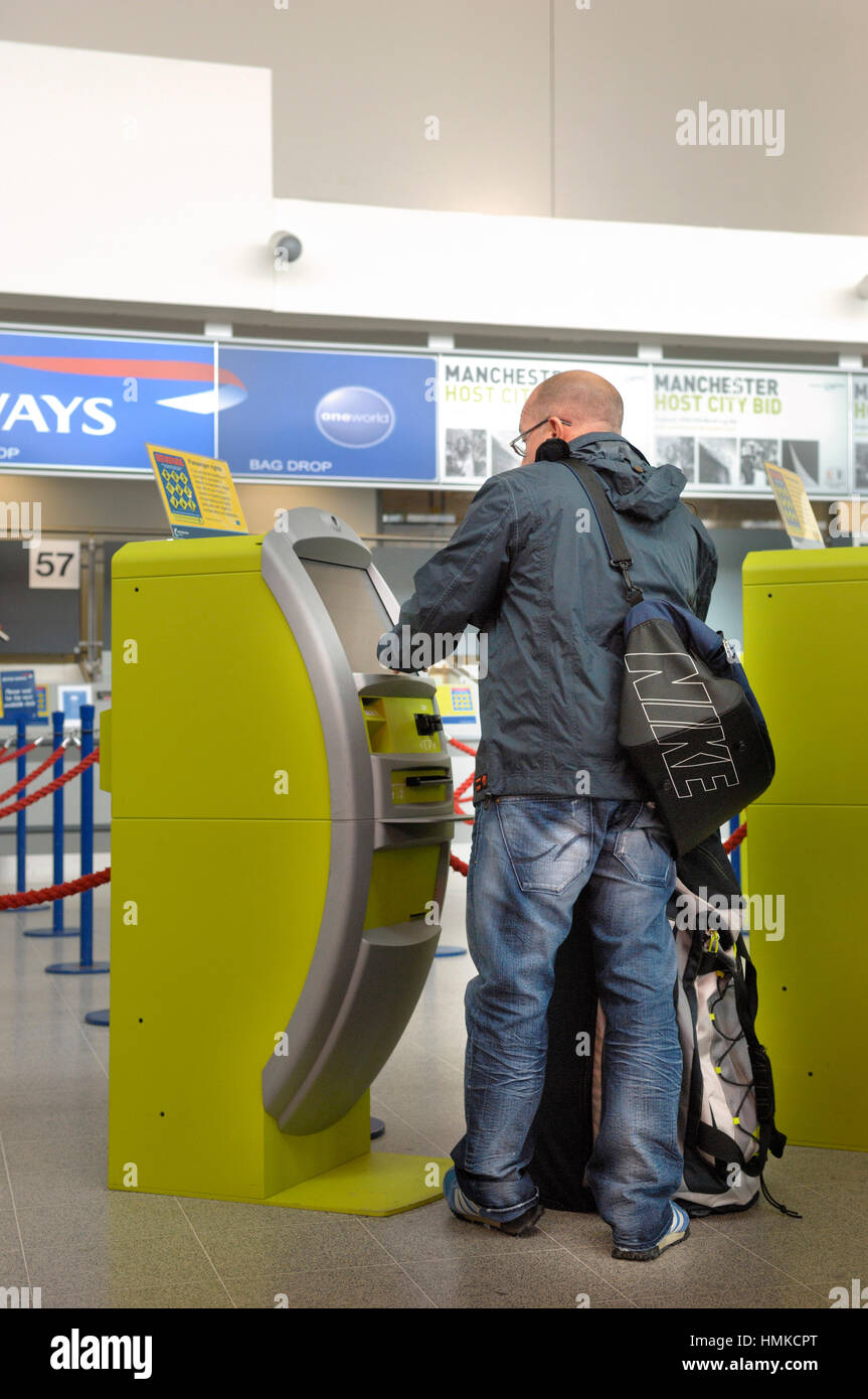 Manchester airport terminal 3 hi-res stock photography and images - Alamy