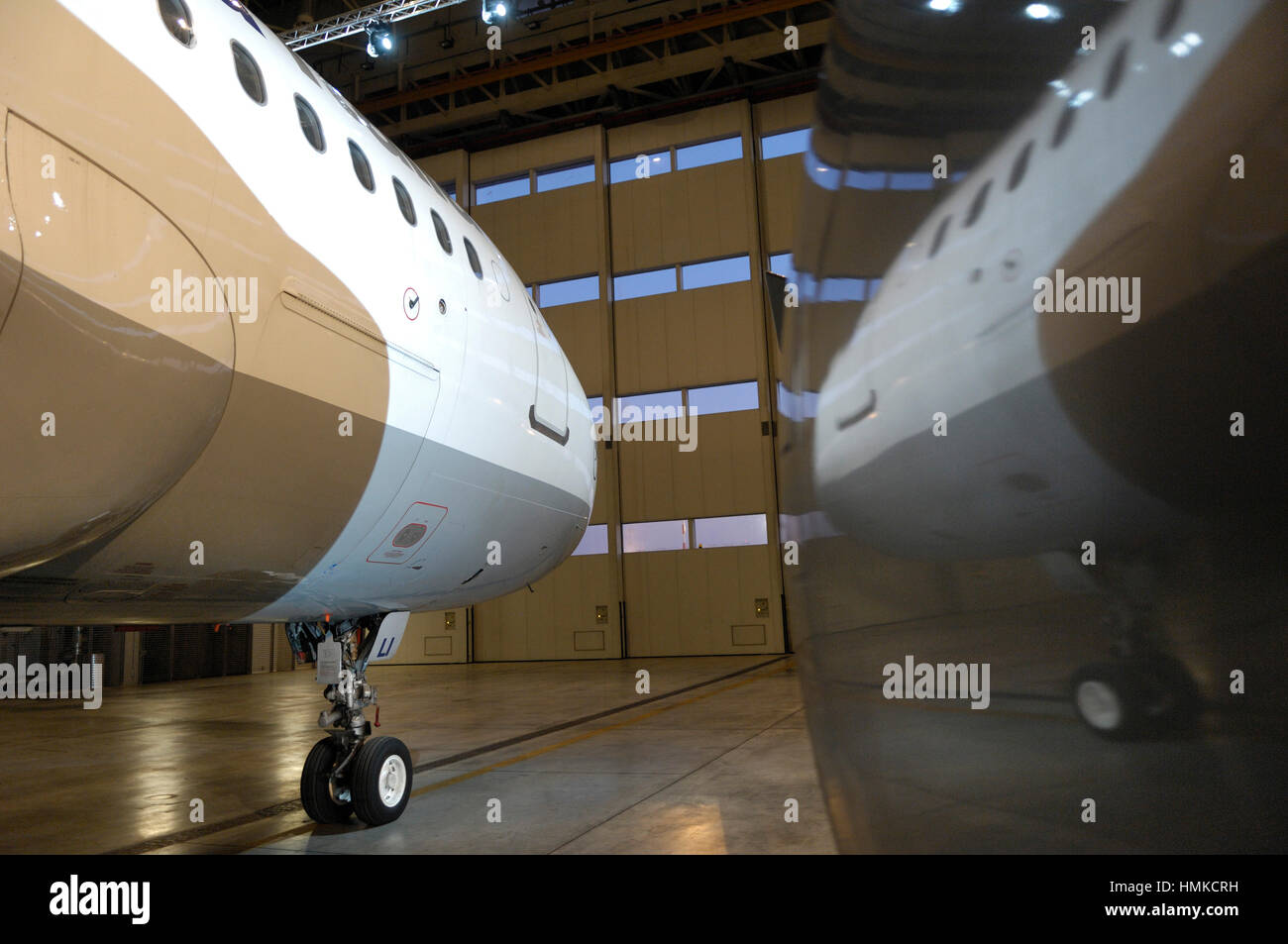 Airside vehicle hi-res stock photography and images - Alamy