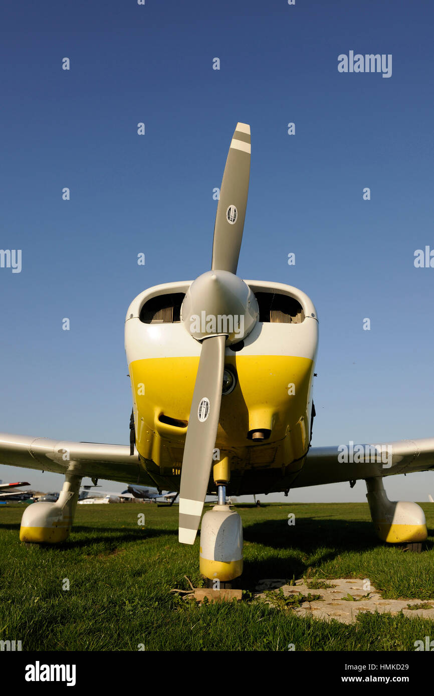Piper cherokee hi-res stock photography and images - Alamy