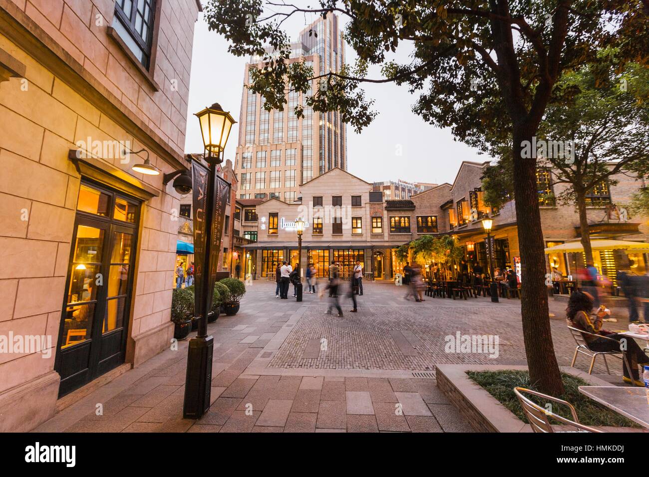 Square in xintiandi area hi-res stock photography and images - Alamy