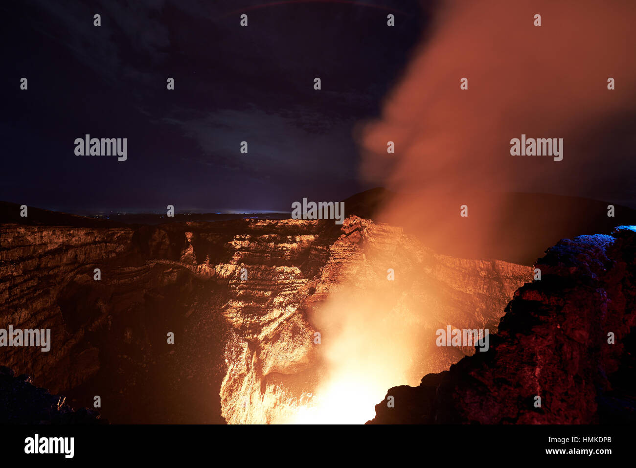 Volcano eruption danger hi-res stock photography and images - Alamy