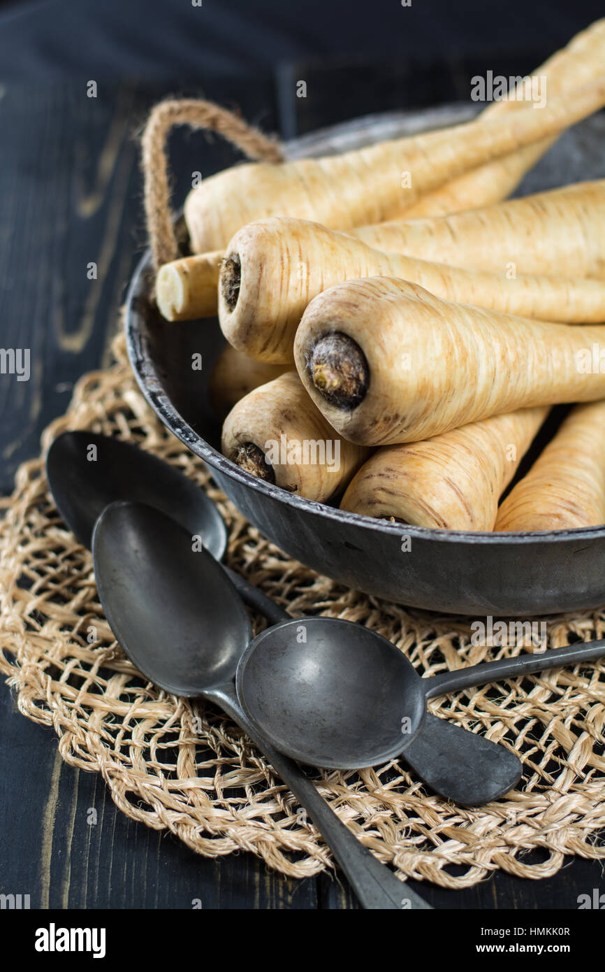 Fresh parsnip roots - ready to cook Stock Photo - Alamy