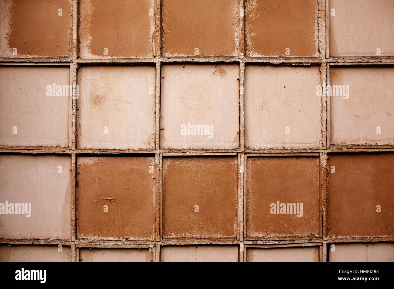 Checked wall background hi-res stock photography and images - Alamy