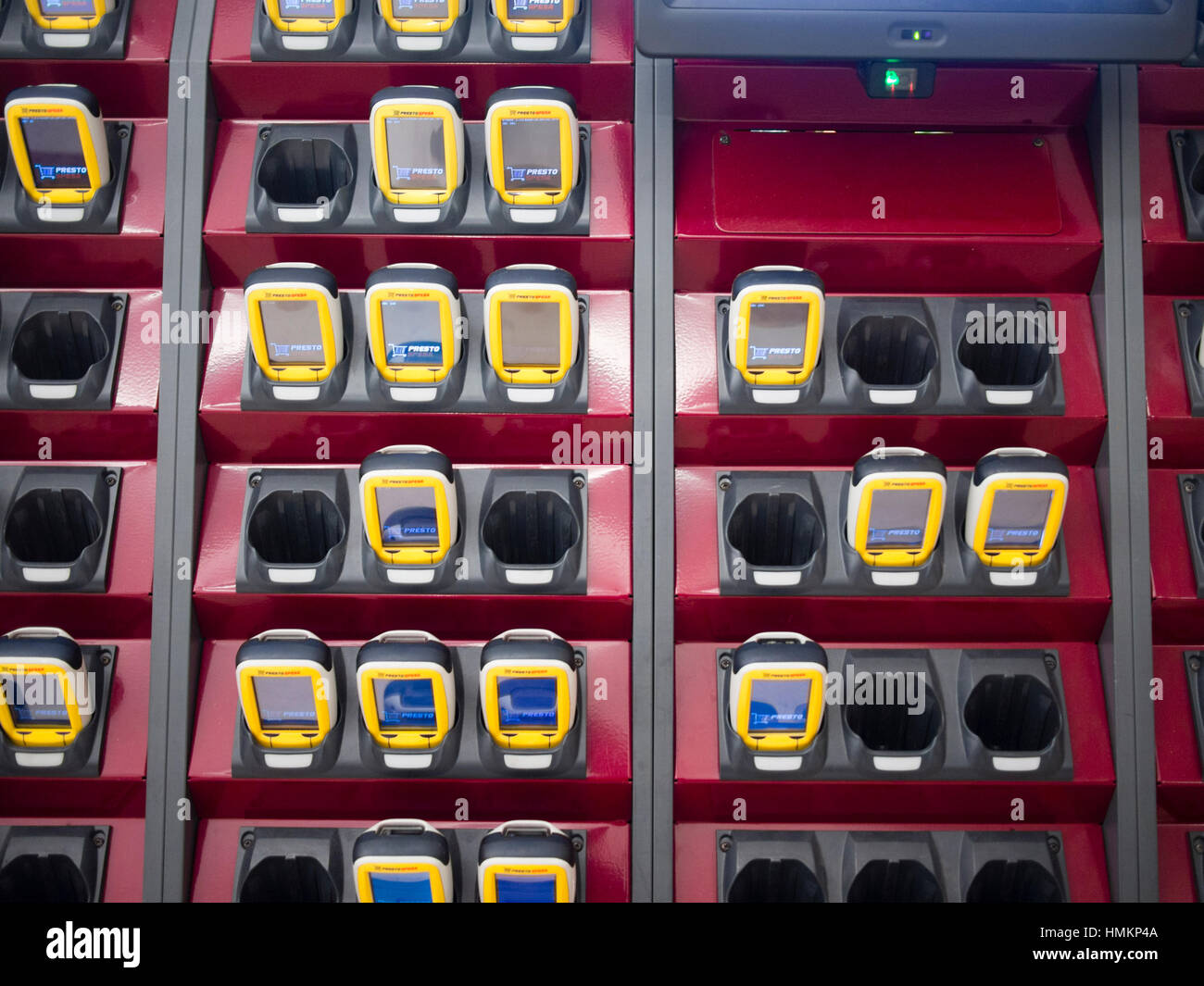 Self service shelving hi-res stock photography and images - Alamy