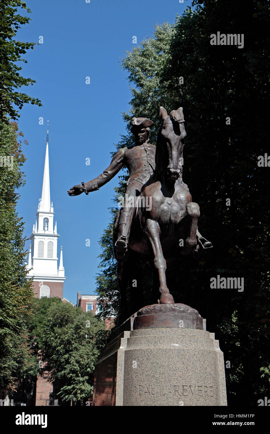 The Paul Revere midnight ride statue, Paul Revere Mall, Boston ...