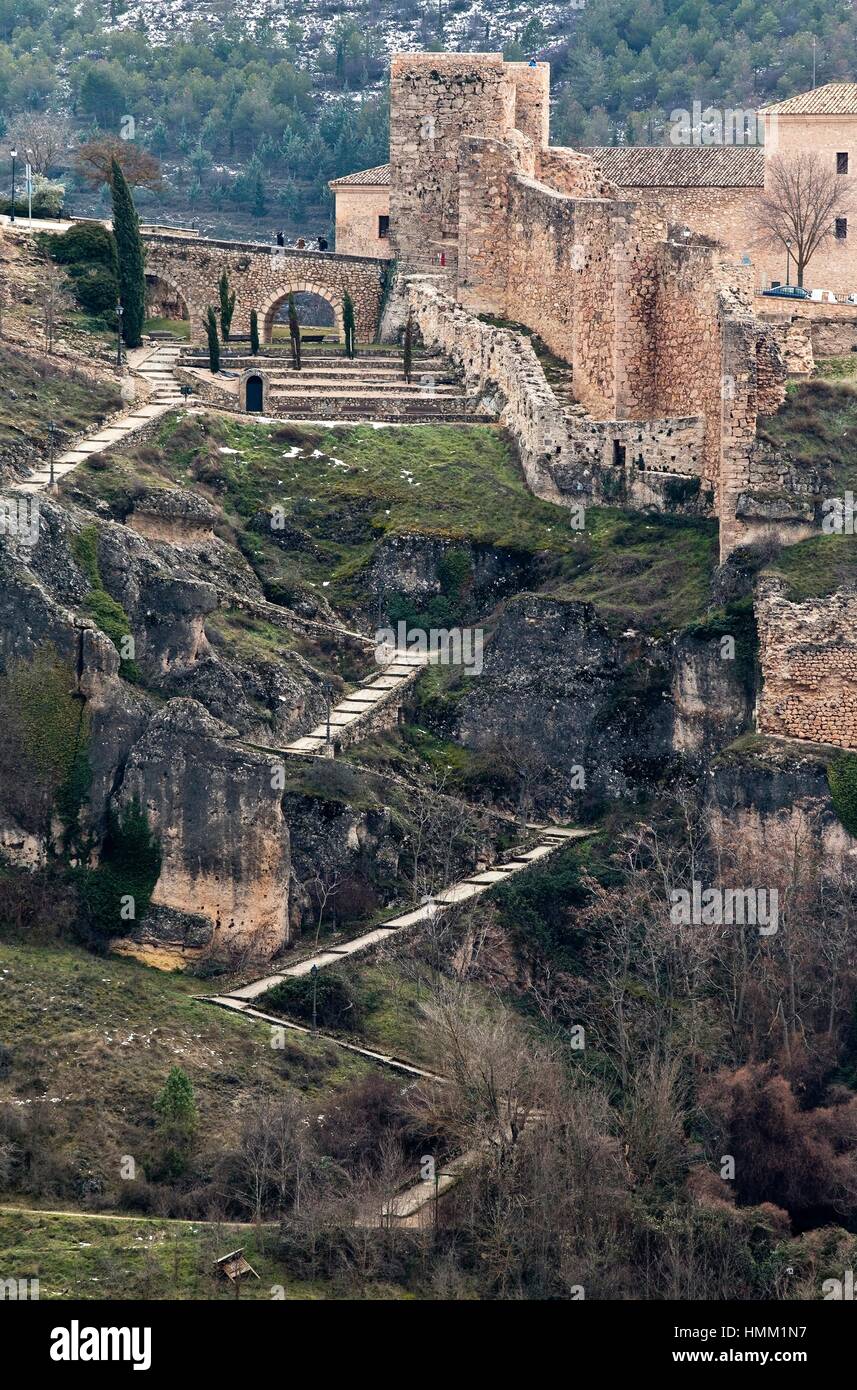 Murallas y murallas del castillo hi-res stock photography and images ...