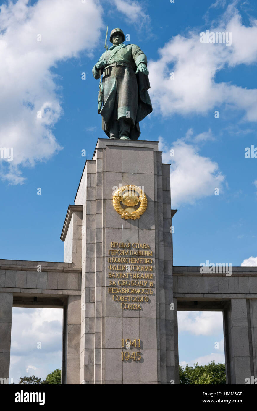Statue of a Soviet soldier at the Soviet War Memorial, Berlin, Germany ...