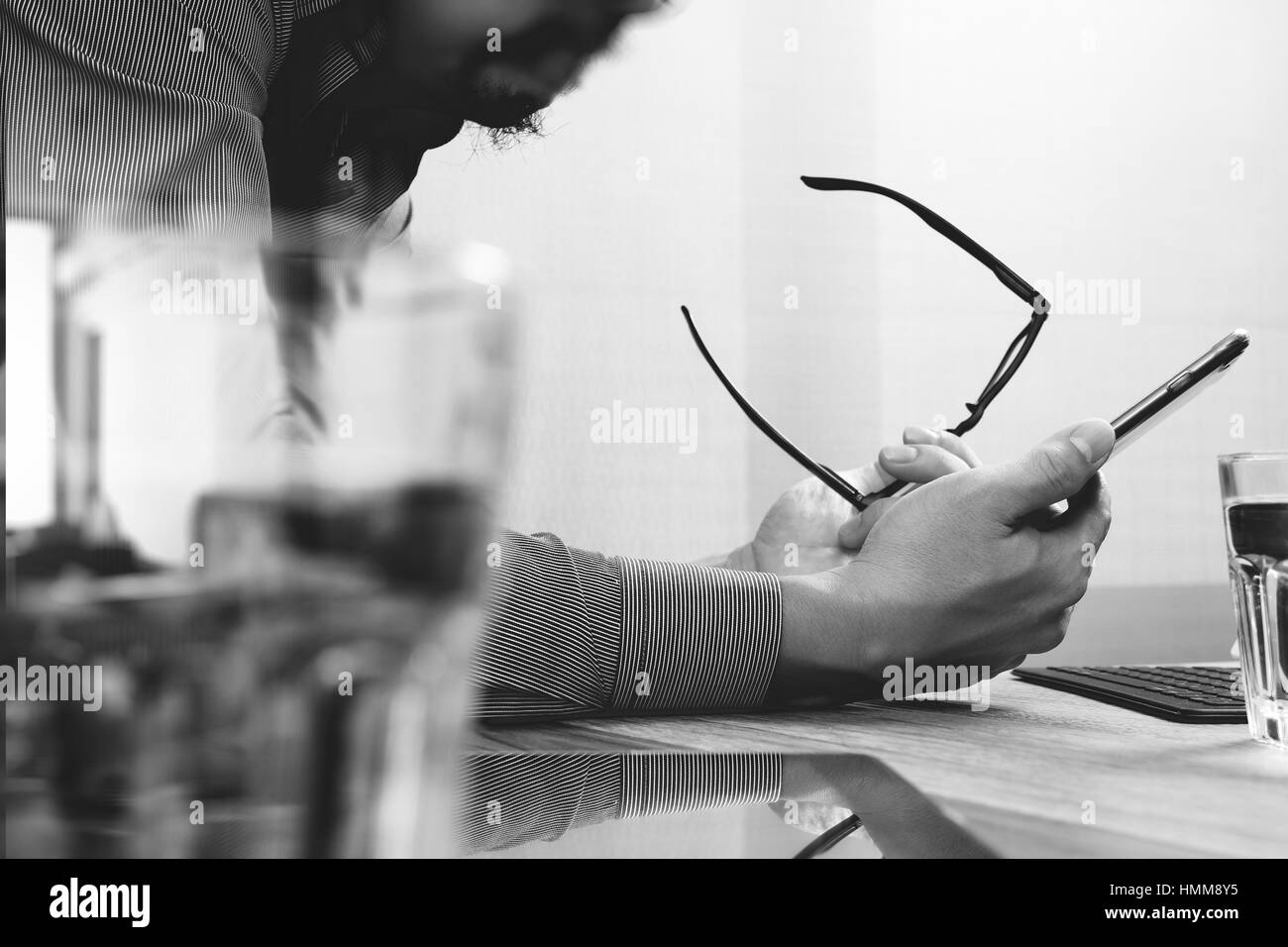 Omni channel icon Black and White Stock Photos & Images - Alamy