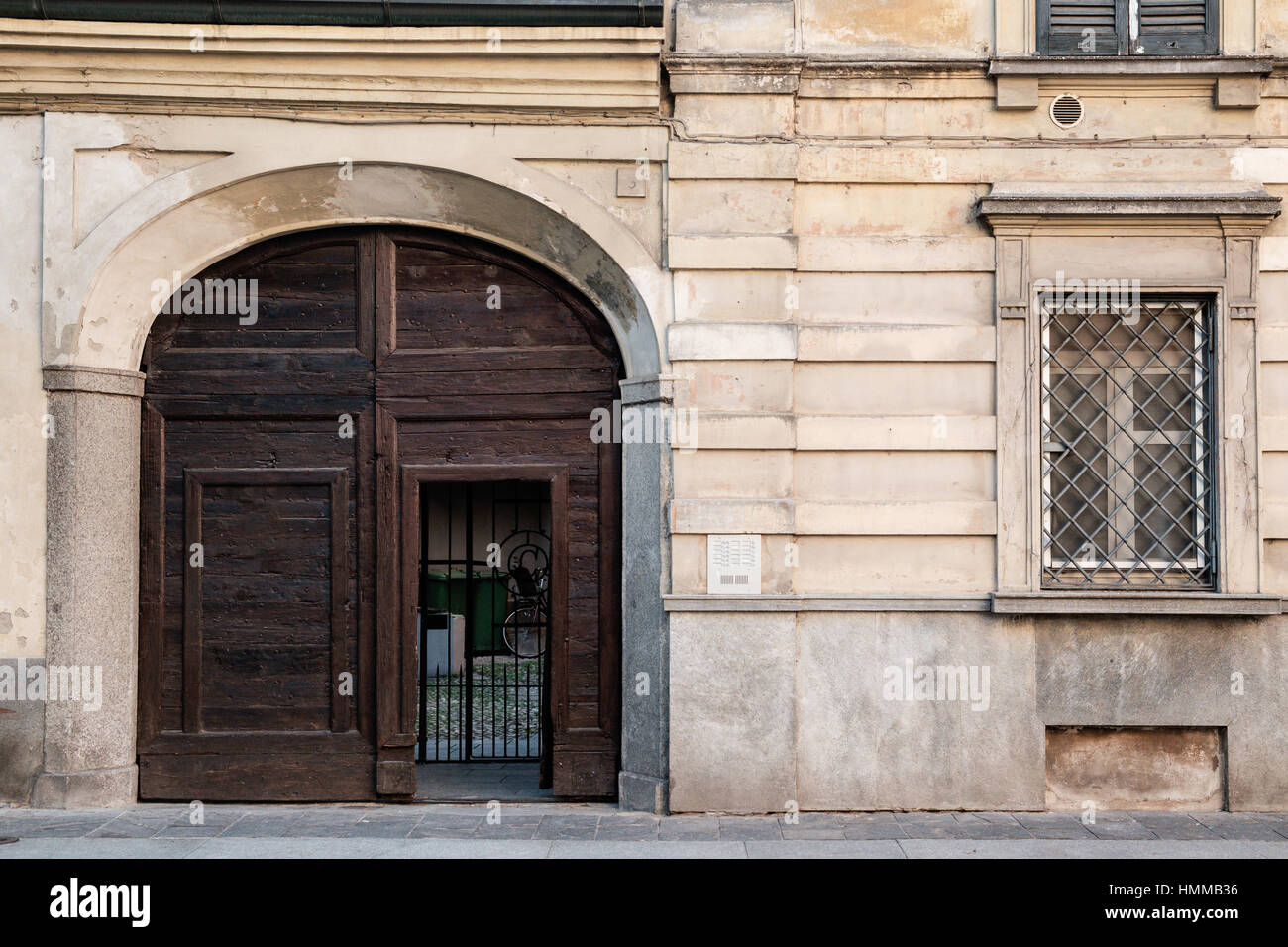 Classic italian front door Stock Photo - Alamy