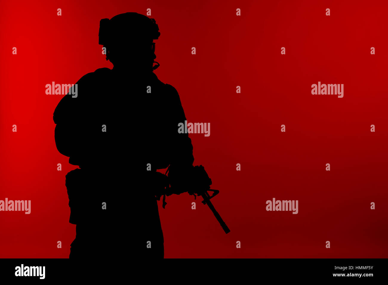 Marine special operator silhouette hi-res stock photography and images ...