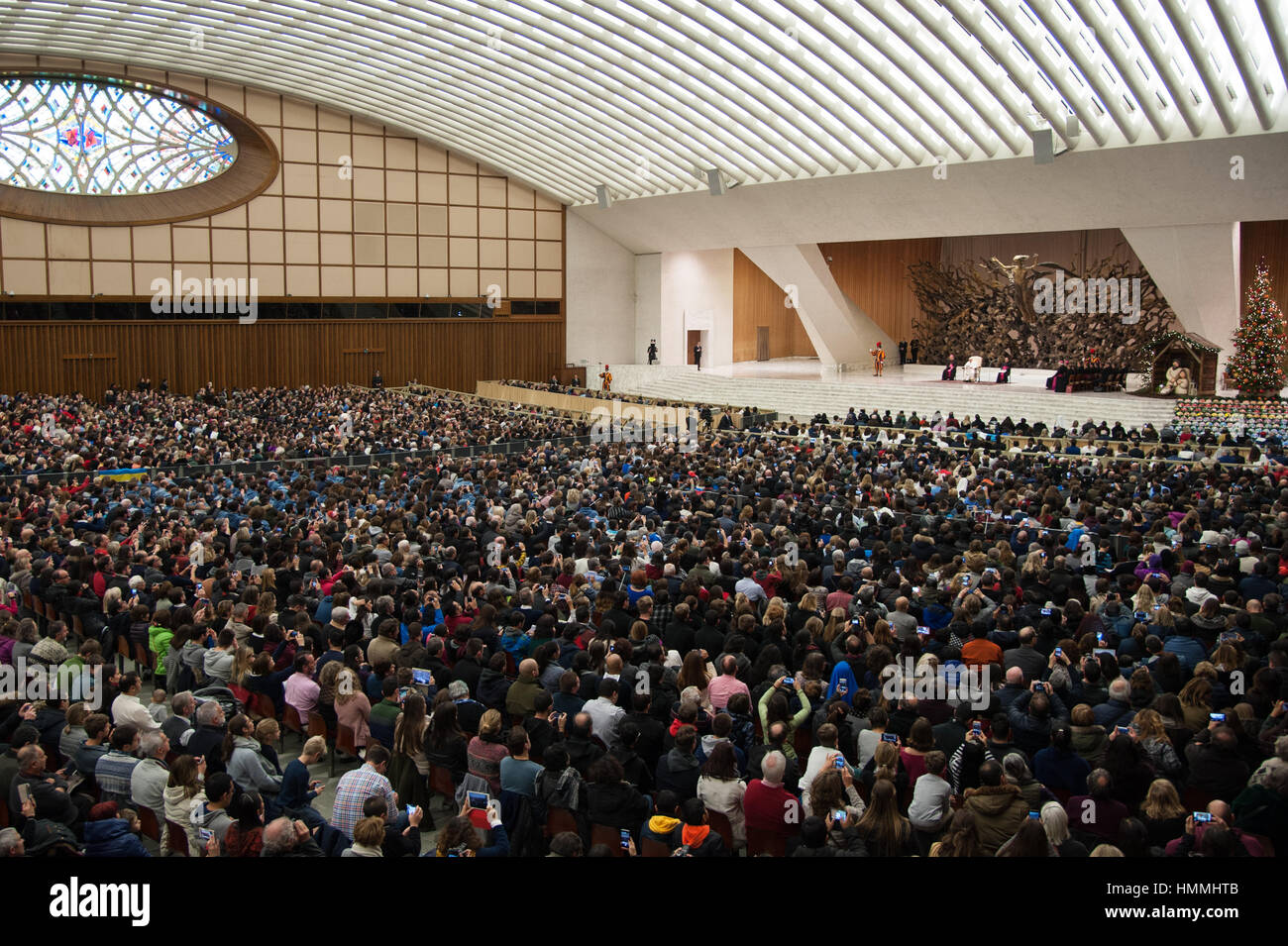 Pope Francis leads the weekly general audience at the Paul VI audience ...