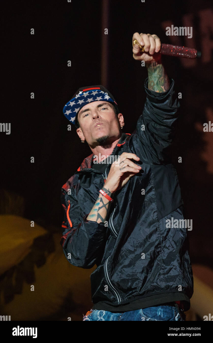 Vanilla ice rapper hi-res stock photography and images - Alamy