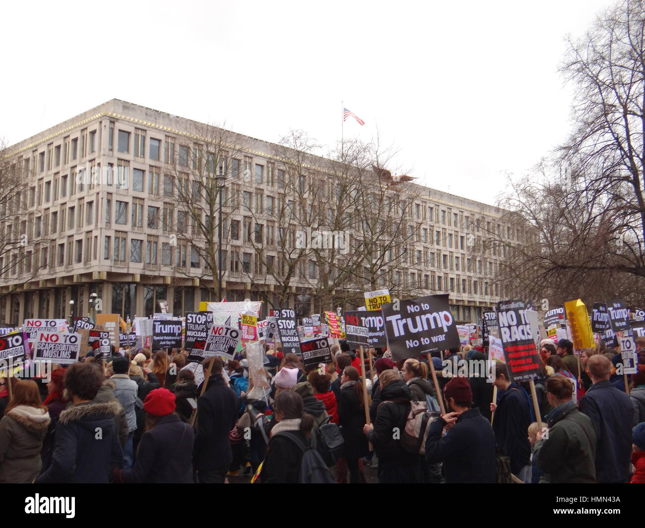 London, UK. 4th February, 2017. Anti ban Muslims protest at US Embassy ...