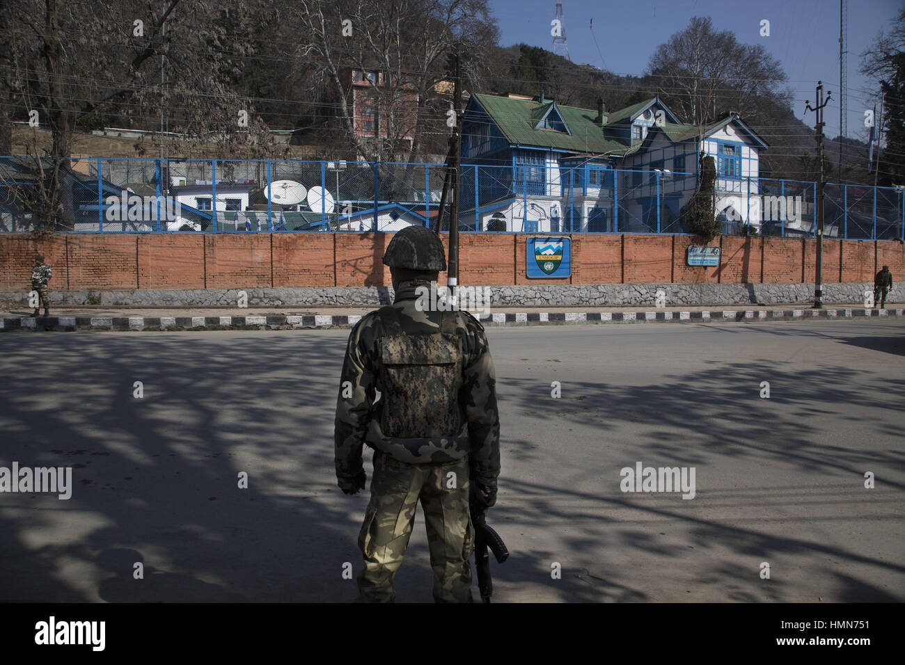 Srinagar, Kashmir. 10th Feb, 2017. Indian paramilitary troopers stand ...