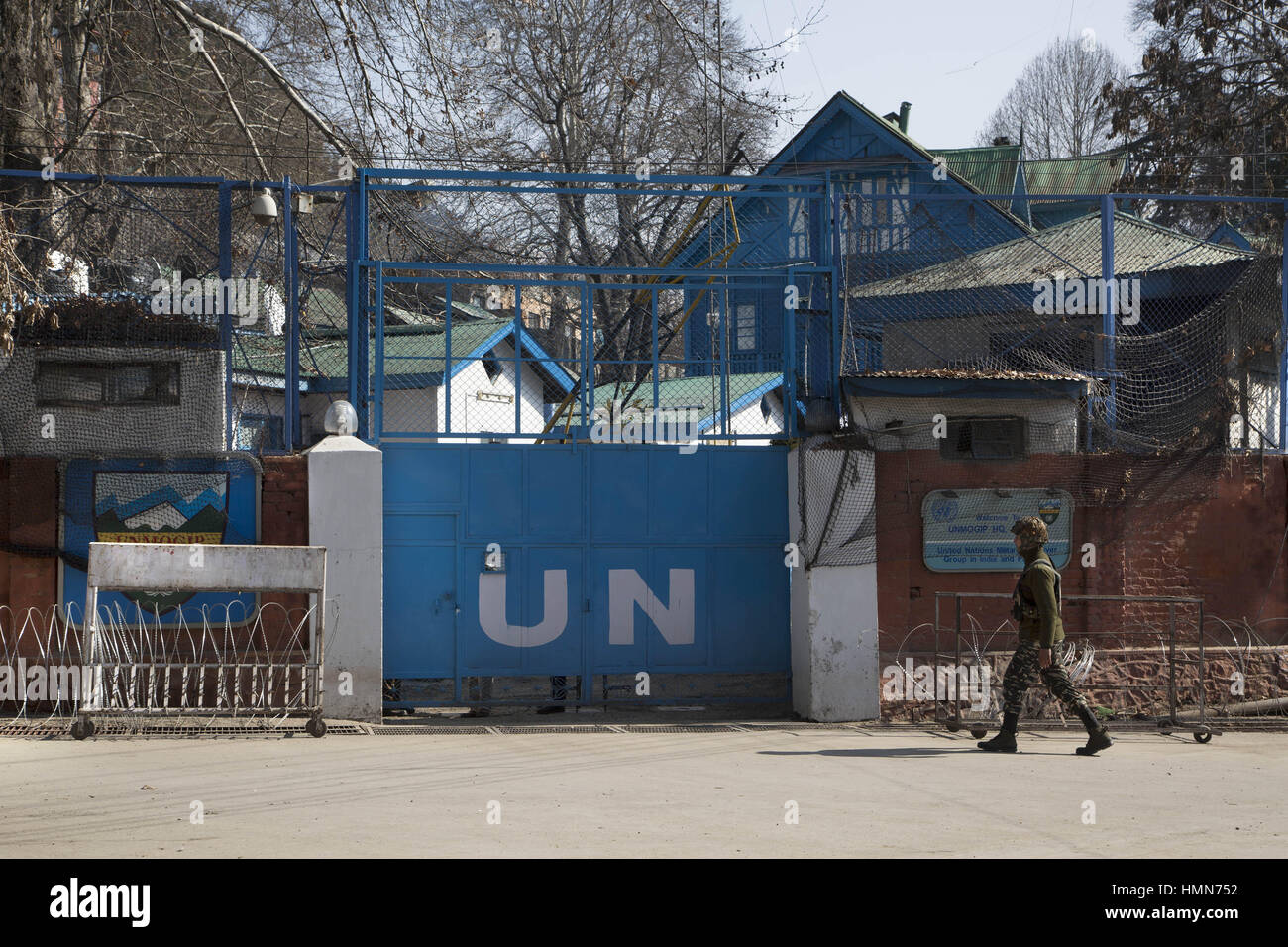 Srinagar, Kashmir. 10th Feb, 2017. An Indian paramilitary trooper walks ...