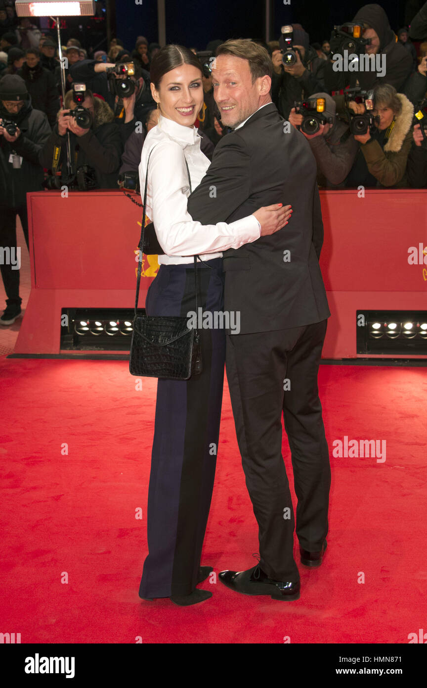 Berlin, Germany. 9th Feb, 2017. Wotan Wilke Möhring and his girlfriend ...
